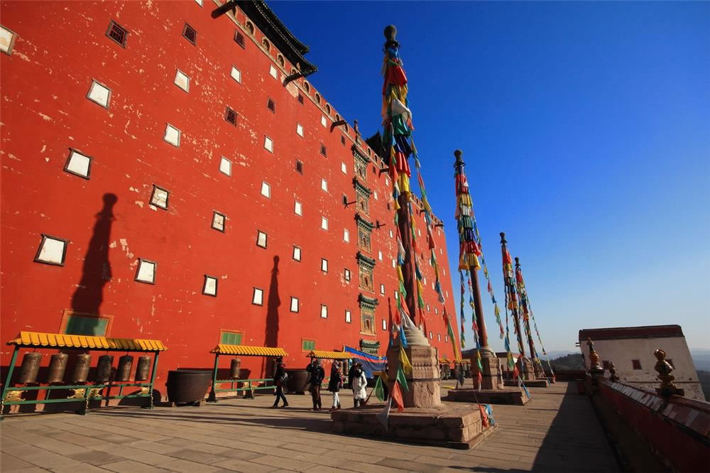 2 Days Chengde Mountain Resort Exploration Tour from Beijing By Train ...