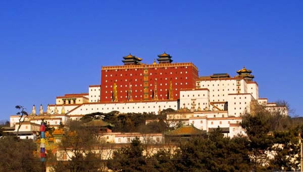 Chengde Mountain Resort Day Tour from Beijing | Beijing Chengde Tour ...