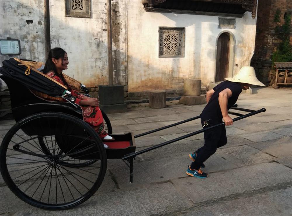 4 Hours Guided Tour: Summer Palace & Beijing Old Hutongs with Rickshaw ...