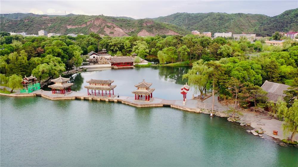 3 Days Beijing to Chengde Mountain Resort & Mulan Weichang Grassland ...